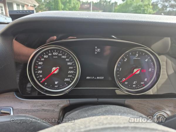 Brown Mercedes-Benz E-Class 2017 in Tallinn, with an engine capacity of 3.00 L and mileage of 87 thousand km for 30000 €, photo 8 on AUTOMOTO.COM.LV