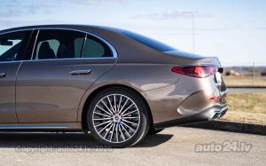 Brown Mercedes-Benz E-Class 2023 in Tartu, with an engine capacity of 2.00 L and mileage of 30 thousand km for 64000 €, photo 6 on AUTOMOTO.COM.LV