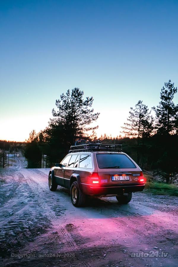 Brūns Mercedes-Benz E-Class 1993 Tallina, ar dzinēja tilpumu 2.20 L un nobraukumu 0 tūkst. km par 3000 €, foto 4 vietnē AUTOMOTO.COM.LV