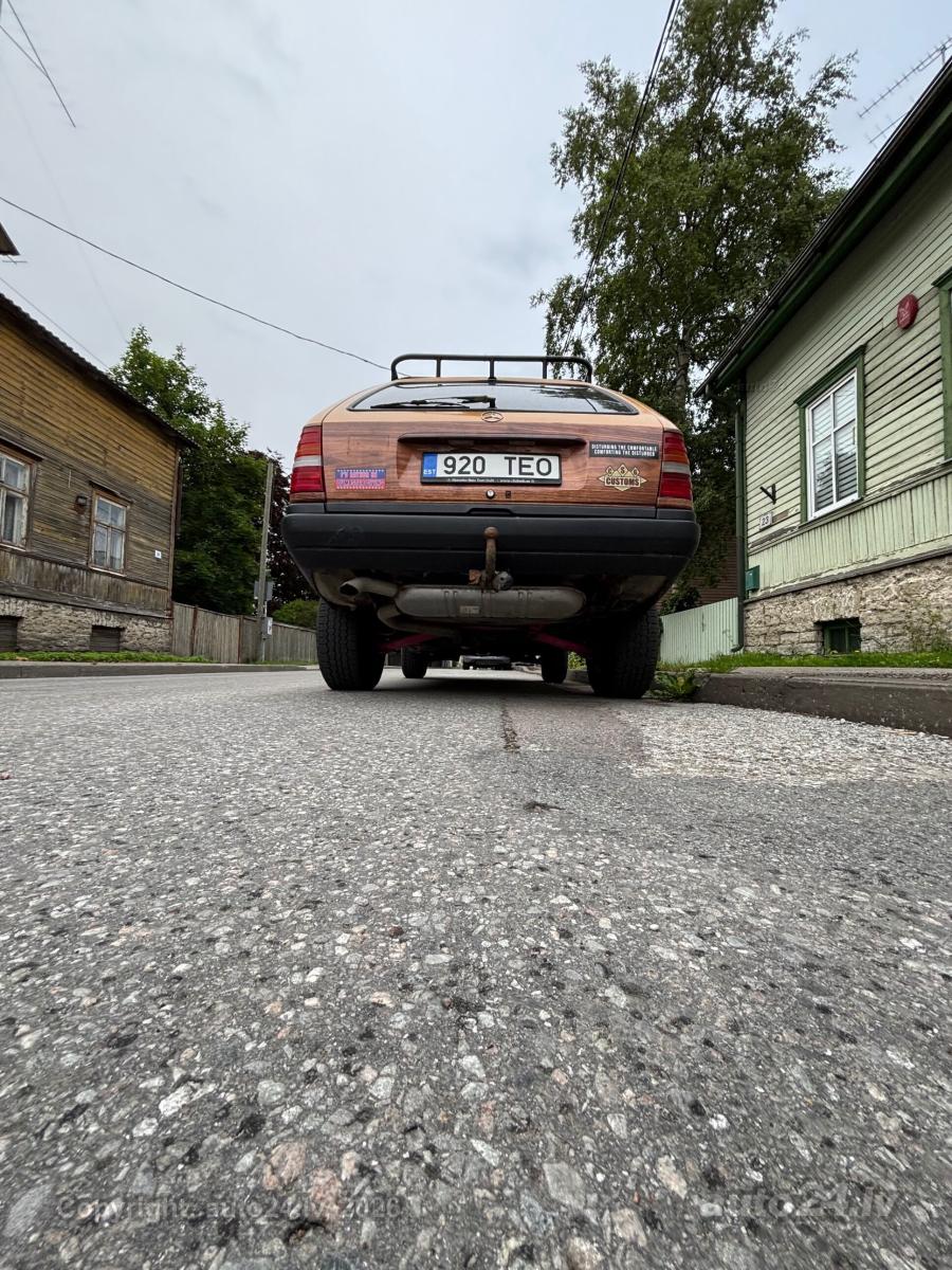 Brūns Mercedes-Benz E-Class 1993 Tallina, ar dzinēja tilpumu 2.20 L un nobraukumu 0 tūkst. km par 3000 €, foto 10 vietnē AUTOMOTO.COM.LV