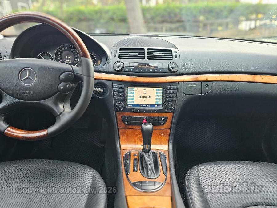 Brown Mercedes-Benz E-Class 2007 in Tallinn, with an engine capacity of 3.20 L and mileage of 395 thousand km for 4498 €, photo 11 on AUTOMOTO.COM.LV