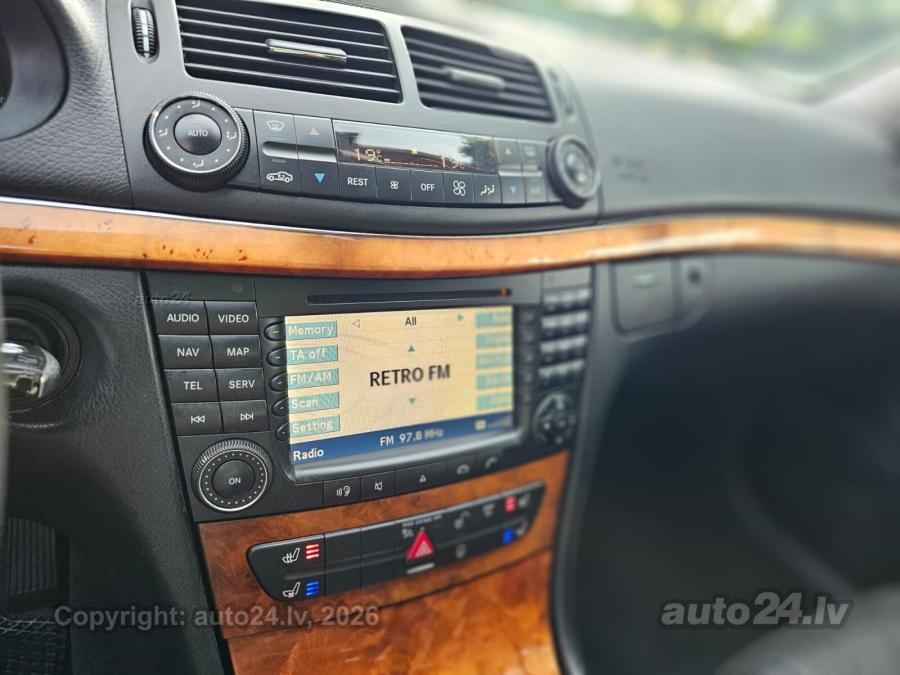 Brown Mercedes-Benz E-Class 2007 in Tallinn, with an engine capacity of 3.20 L and mileage of 395 thousand km for 4498 €, photo 20 on AUTOMOTO.COM.LV