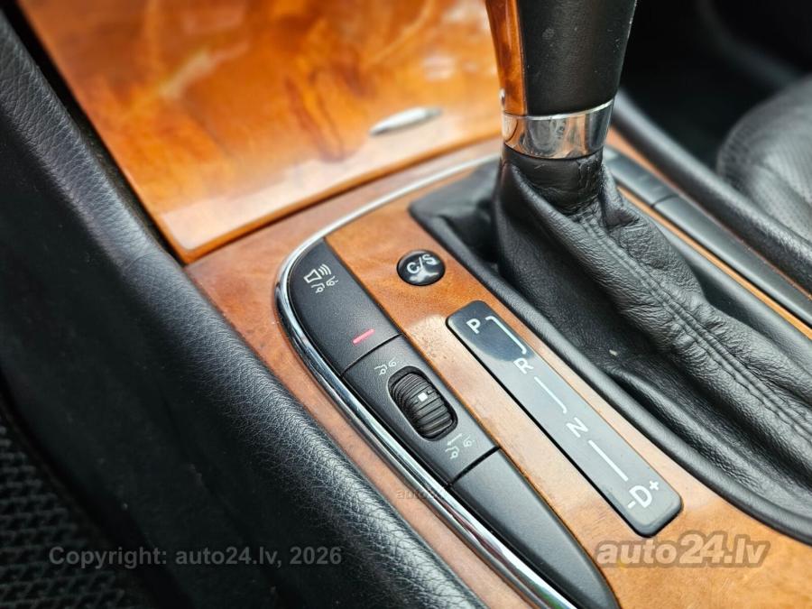 Brown Mercedes-Benz E-Class 2007 in Tallinn, with an engine capacity of 3.20 L and mileage of 395 thousand km for 4498 €, photo 21 on AUTOMOTO.COM.LV