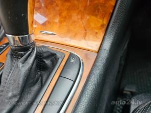 Brown Mercedes-Benz E-Class 2007 in Tallinn, with an engine capacity of 3.20 L and mileage of 395 thousand km for 4498 €, photo 23 on AUTOMOTO.COM.LV