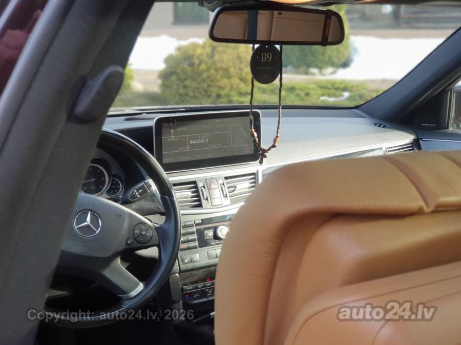 Brūns Mercedes-Benz E-Class 2010 Tallina, ar dzinēja tilpumu 3.00 L un nobraukumu 255 tūkst. km par 13200 €, foto 11 vietnē AUTOMOTO.COM.LV