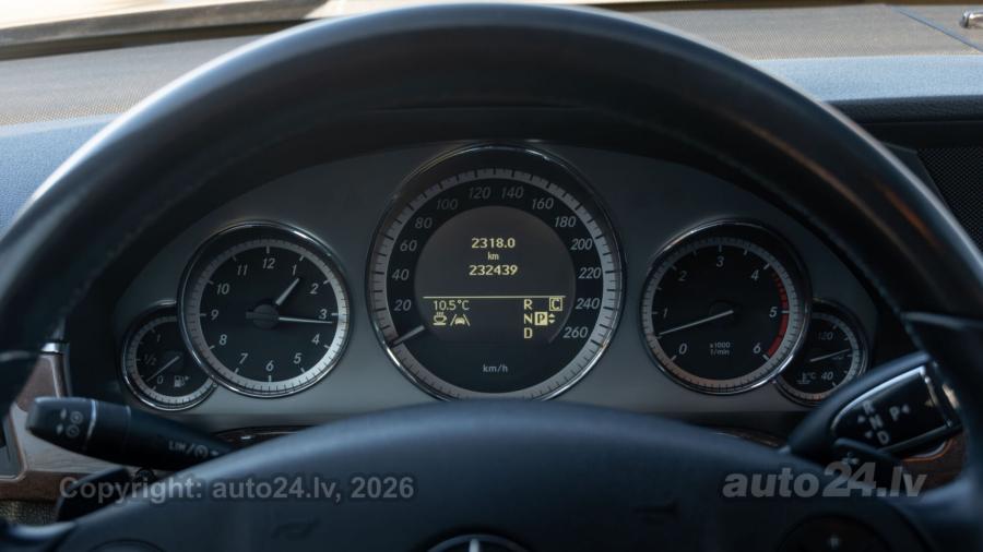Brūns Mercedes-Benz E-Class 2010 Hāpsalu, ar dzinēja tilpumu 3.00 L un nobraukumu 232 tūkst. km par 9500 €, foto 15 vietnē AUTOMOTO.COM.LV