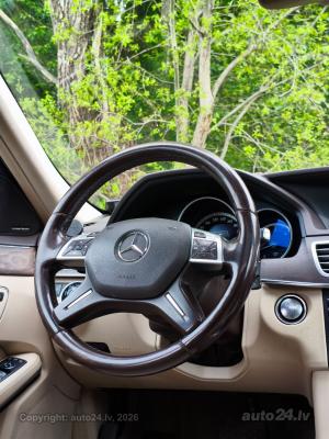 Brown Mercedes-Benz E-Class 2014 in Tallinn, with an engine capacity of 3.00 L and mileage of 360 thousand km for 13499 €, photo 9 on AUTOMOTO.COM.LV
