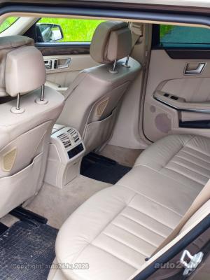 Brown Mercedes-Benz E-Class 2014 in Tallinn, with an engine capacity of 3.00 L and mileage of 360 thousand km for 13499 €, photo 13 on AUTOMOTO.COM.LV