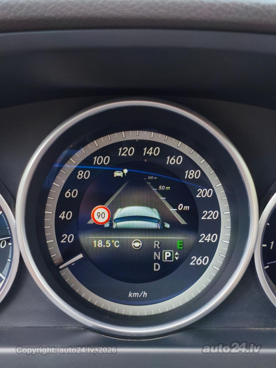 Brown Mercedes-Benz E-Class 2014 in Tallinn, with an engine capacity of 3.00 L and mileage of 360 thousand km for 13499 €, photo 27 on AUTOMOTO.COM.LV