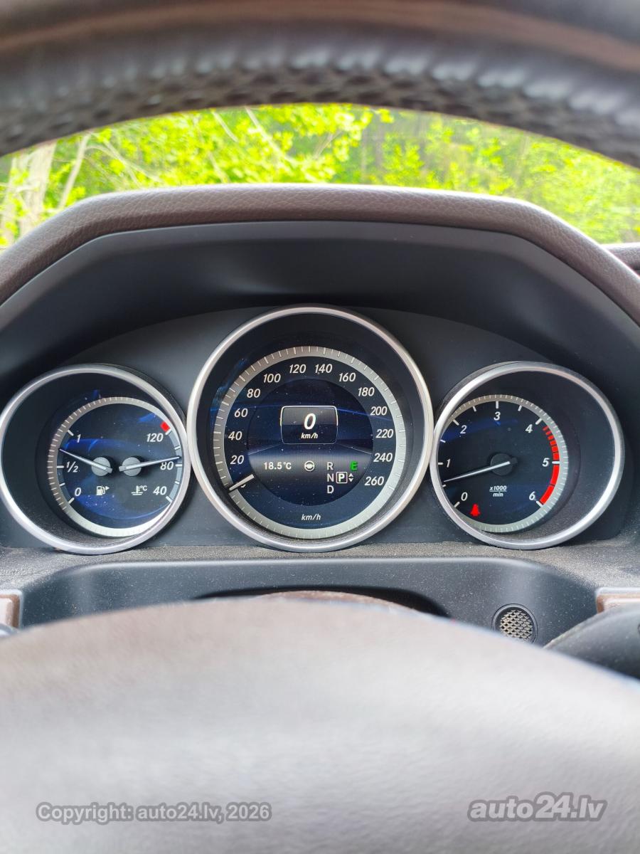 Brown Mercedes-Benz E-Class 2014 in Tallinn, with an engine capacity of 3.00 L and mileage of 360 thousand km for 13499 €, photo 28 on AUTOMOTO.COM.LV