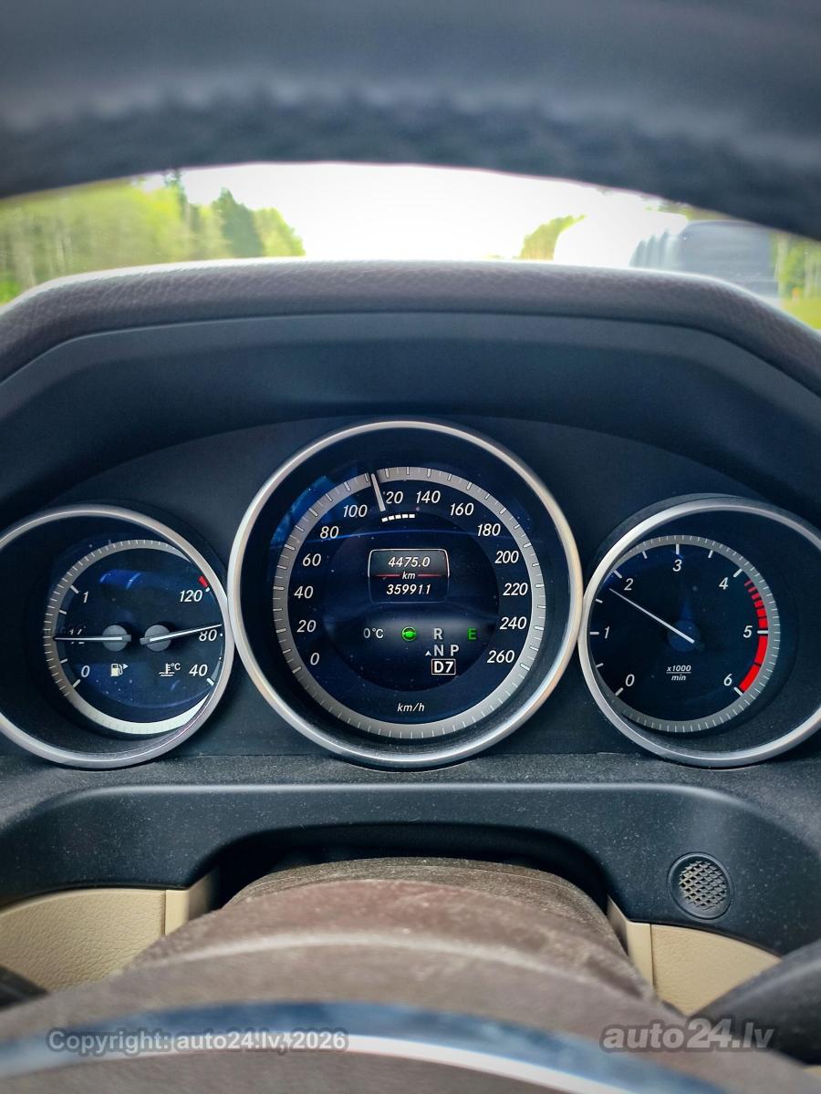 Brown Mercedes-Benz E-Class 2014 in Tallinn, with an engine capacity of 3.00 L and mileage of 360 thousand km for 13499 €, photo 29 on AUTOMOTO.COM.LV