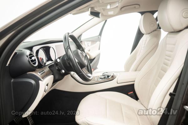 Brūns Mercedes-Benz E-Class 2018 Tallina, ar dzinēja tilpumu 2.00 L un nobraukumu 146 tūkst. km par 24799 €, foto 9 vietnē AUTOMOTO.COM.LV