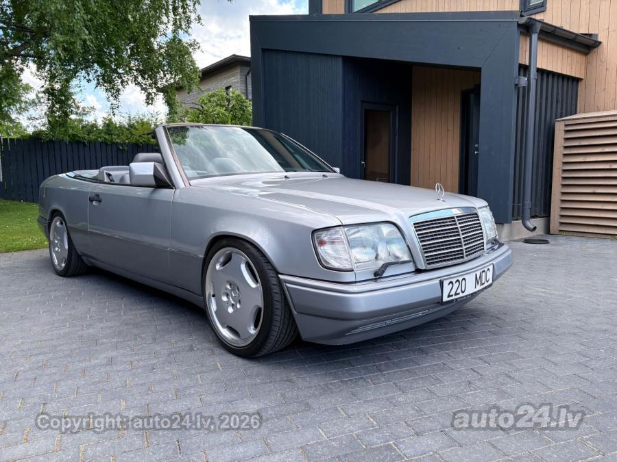 Grey Mercedes-Benz E-Class 1995 in Tallinn, with an engine capacity of 2.20 L and mileage of 381 thousand km for 15900 €, photo 3 on AUTOMOTO.COM.LV