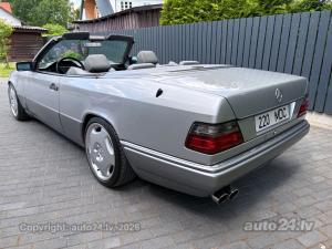 Grey Mercedes-Benz E-Class 1995 in Tallinn, with an engine capacity of 2.20 L and mileage of 381 thousand km for 15900 €, photo 5 on AUTOMOTO.COM.LV