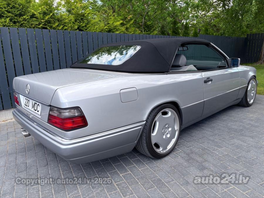 Grey Mercedes-Benz E-Class 1995 in Tallinn, with an engine capacity of 2.20 L and mileage of 381 thousand km for 15900 €, photo 7 on AUTOMOTO.COM.LV