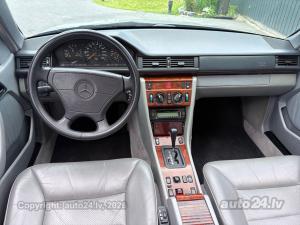 Grey Mercedes-Benz E-Class 1995 in Tallinn, with an engine capacity of 2.20 L and mileage of 381 thousand km for 15900 €, photo 9 on AUTOMOTO.COM.LV