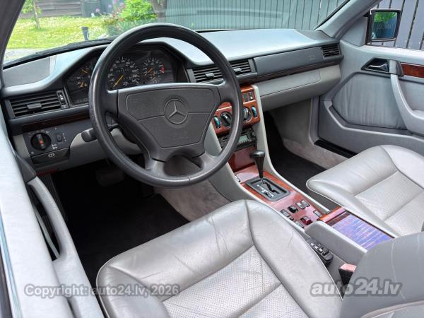 Grey Mercedes-Benz E-Class 1995 in Tallinn, with an engine capacity of 2.20 L and mileage of 381 thousand km for 15900 €, photo 9 on AUTOMOTO.COM.LV