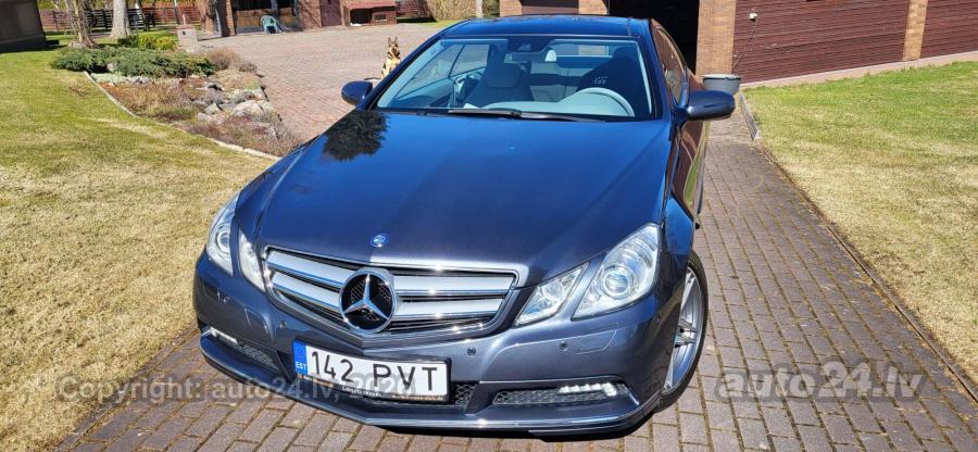 Pelēks Mercedes-Benz E-Class 2009 Saku, ar dzinēja tilpumu 3.00 L un nobraukumu 168 tūkst. km par 11500 €, foto 1 vietnē AUTOMOTO.COM.LV
