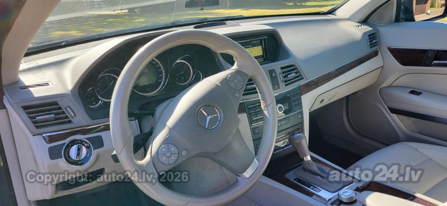 Pelēks Mercedes-Benz E-Class 2009 Saku, ar dzinēja tilpumu 3.00 L un nobraukumu 168 tūkst. km par 11500 €, foto 7 vietnē AUTOMOTO.COM.LV