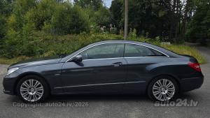 Серый Мерседес Е-Класс 2009 в Таллин, объемом двигателя 1.80 л и пробегом 167 тыс. км за 9999 €, фото 4 на AUTOMOTO.COM.LV
