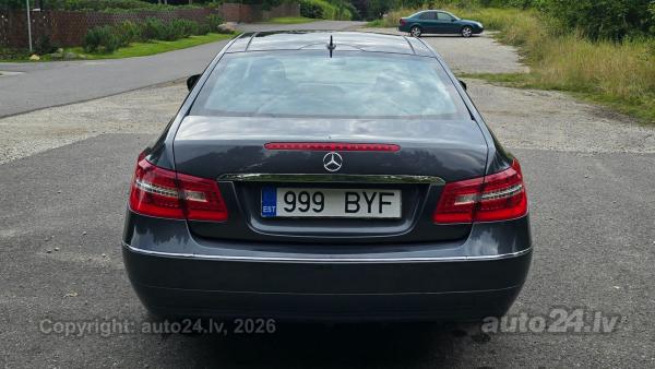 Мерседес Е-Класс 2009 в Таллин на AUTOMOTO.COM.LV Серый Мерседес Е-Класс 2009 в Таллин, объемом двигателя 1.80 л и пробегом 167 тыс. км за 9999 €, фото 5 на AUTOMOTO.COM.LV