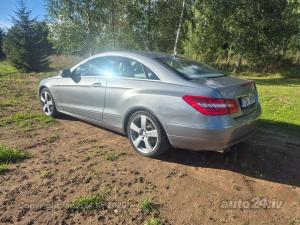 Pelēks Mercedes-Benz E-Class 2009 Tartu, ar dzinēja tilpumu 3.50 L un nobraukumu 303 tūkst. km par 8800 €, foto 3 vietnē AUTOMOTO.COM.LV
