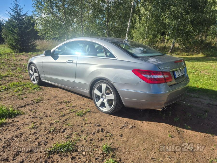 Pelēks Mercedes-Benz E-Class 2009 Tartu, ar dzinēja tilpumu 3.50 L un nobraukumu 303 tūkst. km par 8800 €, foto 3 vietnē AUTOMOTO.COM.LV