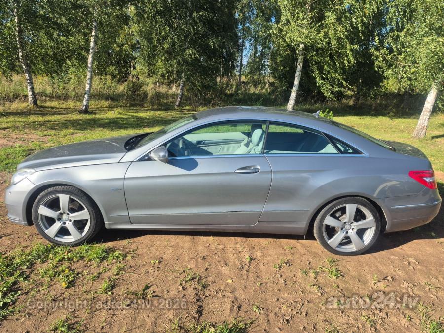 Pelēks Mercedes-Benz E-Class 2009 Tartu, ar dzinēja tilpumu 3.50 L un nobraukumu 303 tūkst. km par 8800 €, foto 7 vietnē AUTOMOTO.COM.LV