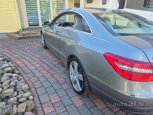 Pelēks Mercedes-Benz E-Class 2009 Tartu, ar dzinēja tilpumu 3.50 L un nobraukumu 303 tūkst. km par 8800 €, foto 11 vietnē AUTOMOTO.COM.LV