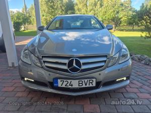 Pelēks Mercedes-Benz E-Class 2009 Tartu, ar dzinēja tilpumu 3.50 L un nobraukumu 303 tūkst. km par 8800 €, foto 12 vietnē AUTOMOTO.COM.LV