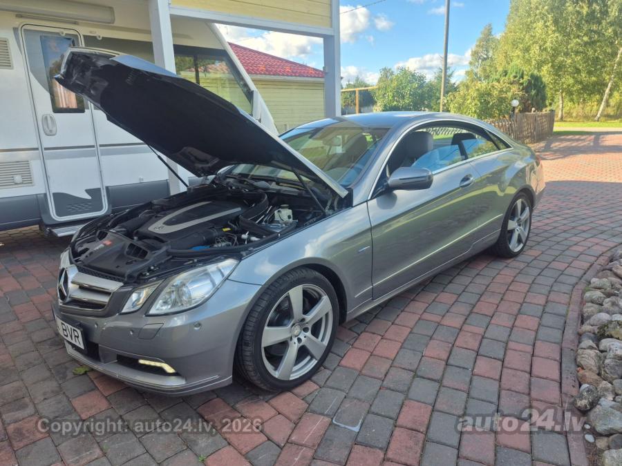 Pelēks Mercedes-Benz E-Class 2009 Tartu, ar dzinēja tilpumu 3.50 L un nobraukumu 303 tūkst. km par 8800 €, foto 13 vietnē AUTOMOTO.COM.LV