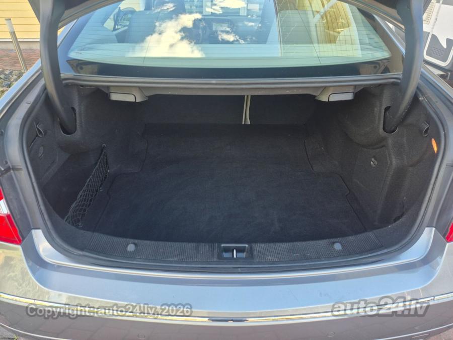Pelēks Mercedes-Benz E-Class 2009 Tartu, ar dzinēja tilpumu 3.50 L un nobraukumu 303 tūkst. km par 8800 €, foto 20 vietnē AUTOMOTO.COM.LV