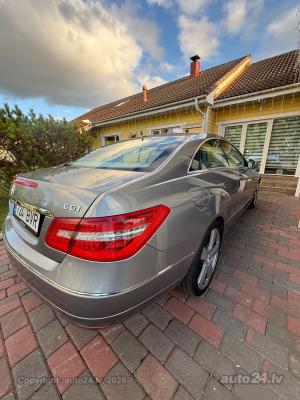 Pelēks Mercedes-Benz E-Class 2009 Tartu, ar dzinēja tilpumu 3.50 L un nobraukumu 303 tūkst. km par 8800 €, foto 21 vietnē AUTOMOTO.COM.LV