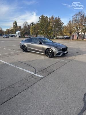 Grey Mercedes-Benz E-Class 2017 in Kaunas, with an engine capacity of 2.20 L and mileage of 320 thousand km for 25000 €, photo  on AUTOMOTO.COM.LV