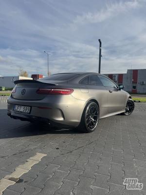 Grey Mercedes-Benz E-Class 2017 in Kaunas, with an engine capacity of 2.20 L and mileage of 320 thousand km for 25000 €, photo 5 on AUTOMOTO.COM.LV