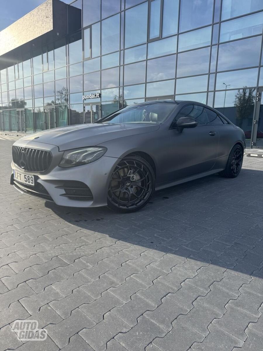Grey Mercedes-Benz E-Class 2017 in Kaunas, with an engine capacity of 2.20 L and mileage of 320 thousand km for 25000 €, photo 7 on AUTOMOTO.COM.LV