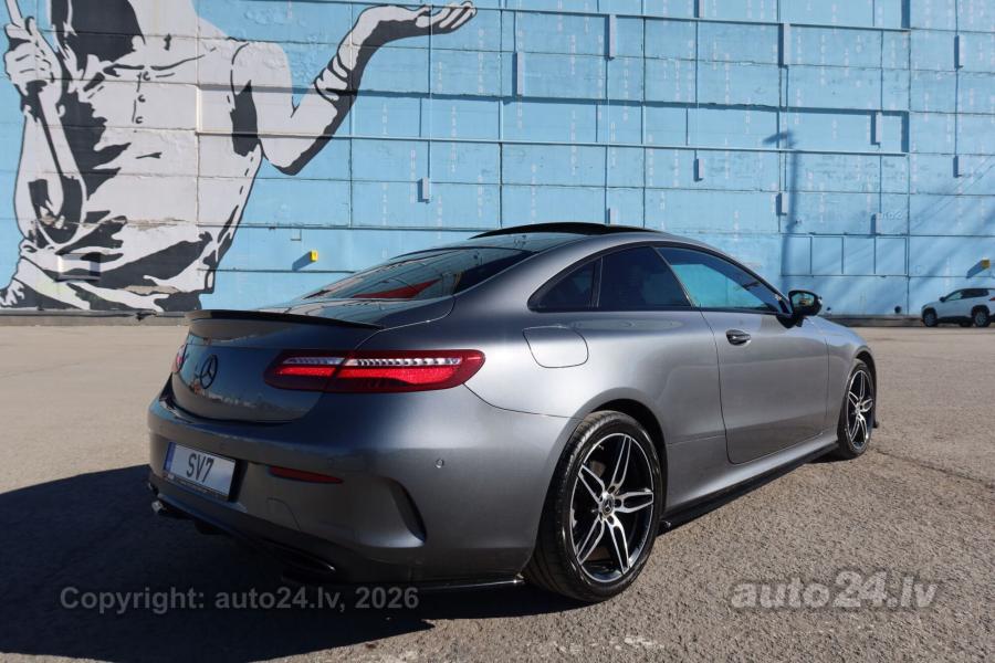 Grey Mercedes-Benz E-Class 2018 in Tallinn, with an engine capacity of 2.00 L and mileage of 148 thousand km for 33000 €, photo 4 on AUTOMOTO.COM.LV