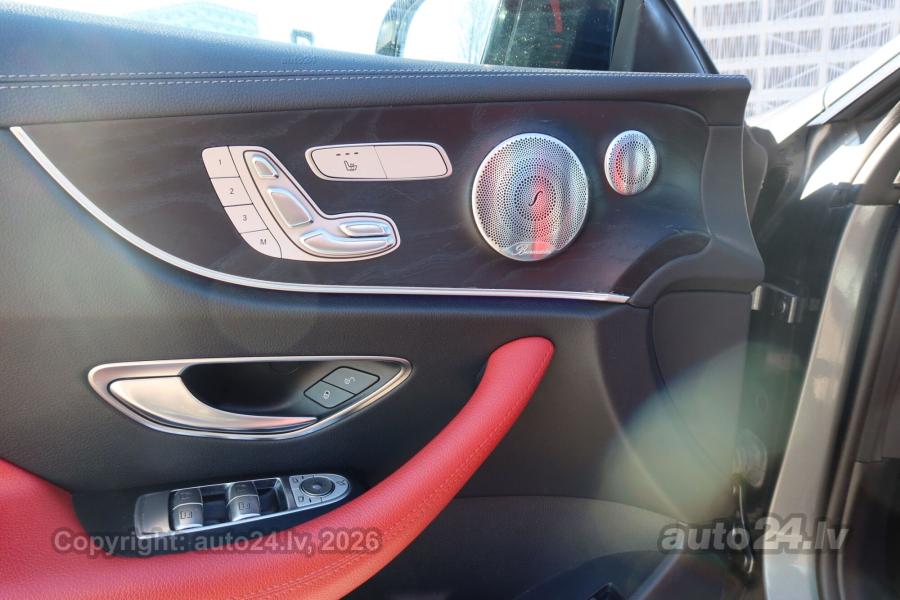Grey Mercedes-Benz E-Class 2018 in Tallinn, with an engine capacity of 2.00 L and mileage of 148 thousand km for 33000 €, photo 8 on AUTOMOTO.COM.LV