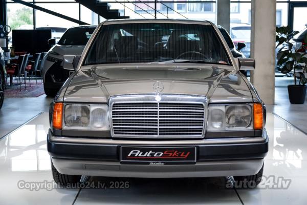 Мерседес Е-Класс 1990 в Таллин на AUTOMOTO.COM.LV Серый Мерседес Е-Класс 1990 в Таллин, объемом двигателя 2.30 л и пробегом 144 тыс. км за 15500 €, фото 3 на AUTOMOTO.COM.LV