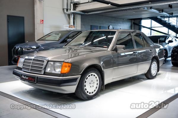 Мерседес Е-Класс 1990 в Таллин на AUTOMOTO.COM.LV Серый Мерседес Е-Класс 1990 в Таллин, объемом двигателя 2.30 л и пробегом 144 тыс. км за 15500 €, фото 4 на AUTOMOTO.COM.LV