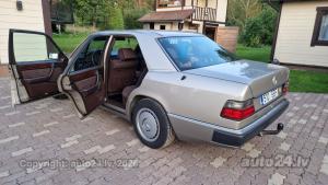 Grey Mercedes-Benz E-Class 1992 in Voru, with an engine capacity of 3.00 L and mileage of 440 thousand km for 12900 €, photo 9 on AUTOMOTO.COM.LV