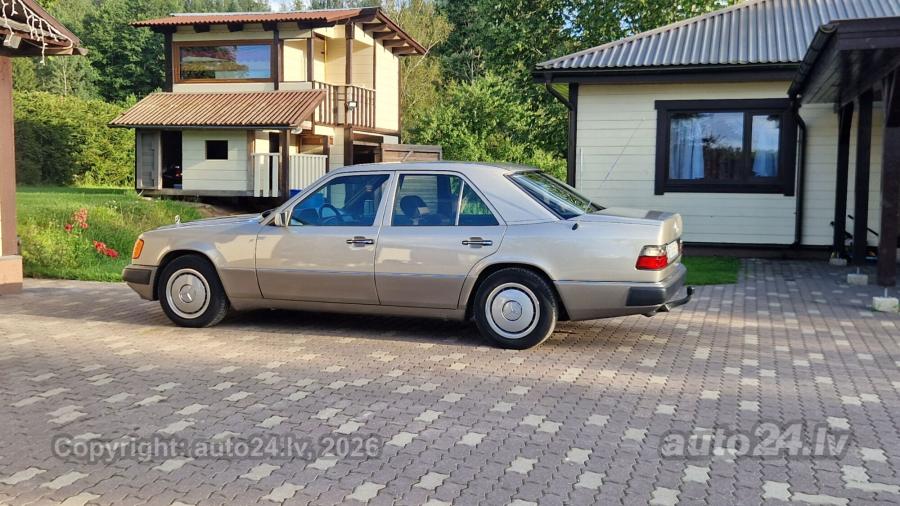 Grey Mercedes-Benz E-Class 1992 in Voru, with an engine capacity of 3.00 L and mileage of 440 thousand km for 12900 €, photo 18 on AUTOMOTO.COM.LV