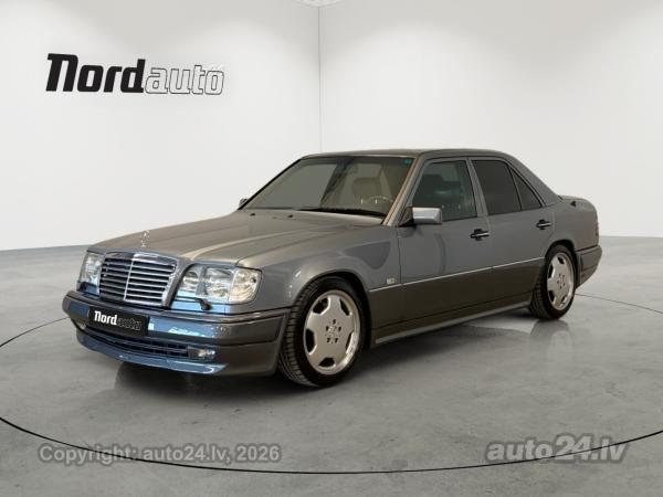 Pelēks Mercedes-Benz E-Class 1993 Tallina, ar dzinēja tilpumu 4.20 L un nobraukumu 124 tūkst. km par 48900 €, foto 1 vietnē AUTOMOTO.COM.LV