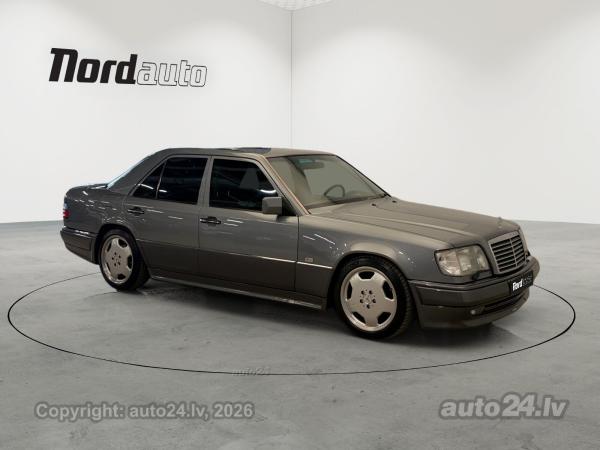 Pelēks Mercedes-Benz E-Class 1993 Tallina, ar dzinēja tilpumu 4.20 L un nobraukumu 124 tūkst. km par 48900 €, foto 6 vietnē AUTOMOTO.COM.LV