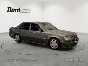 Pelēks Mercedes-Benz E-Class 1993 Tallina, ar dzinēja tilpumu 4.20 L un nobraukumu 124 tūkst. km par 48900 €, foto 7 vietnē AUTOMOTO.COM.LV