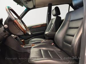 Pelēks Mercedes-Benz E-Class 1993 Tallina, ar dzinēja tilpumu 4.20 L un nobraukumu 124 tūkst. km par 48900 €, foto 8 vietnē AUTOMOTO.COM.LV
