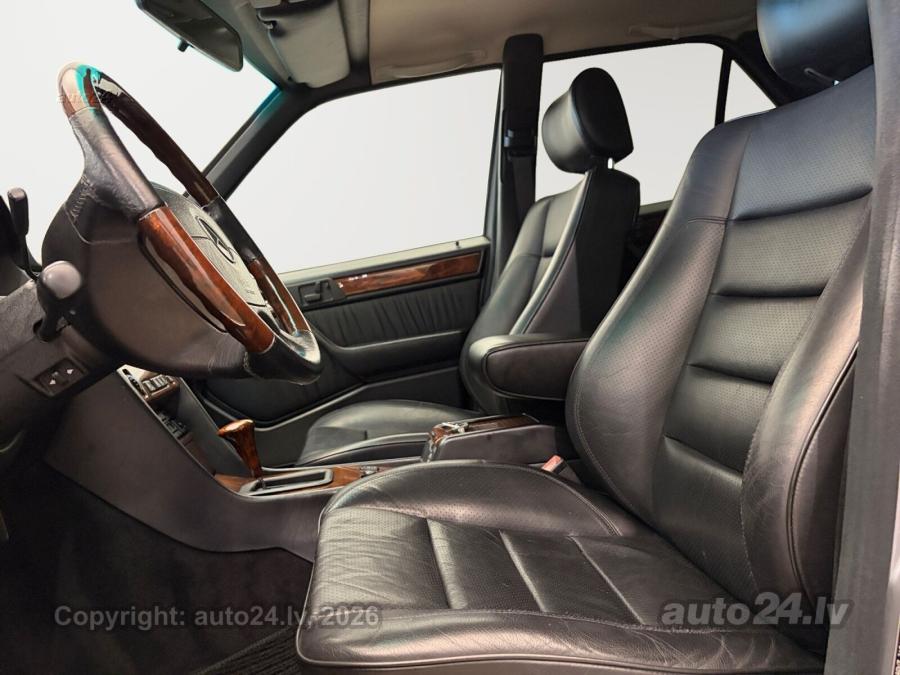 Pelēks Mercedes-Benz E-Class 1993 Tallina, ar dzinēja tilpumu 4.20 L un nobraukumu 124 tūkst. km par 48900 €, foto 8 vietnē AUTOMOTO.COM.LV