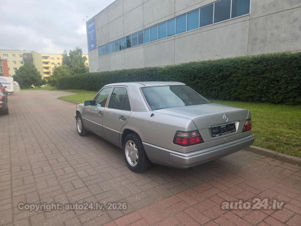 Pelēks Mercedes-Benz E-Class 1994 Tartu, ar dzinēja tilpumu 2.00 L un nobraukumu 196 tūkst. km par 7490 €, foto 6 vietnē AUTOMOTO.COM.LV