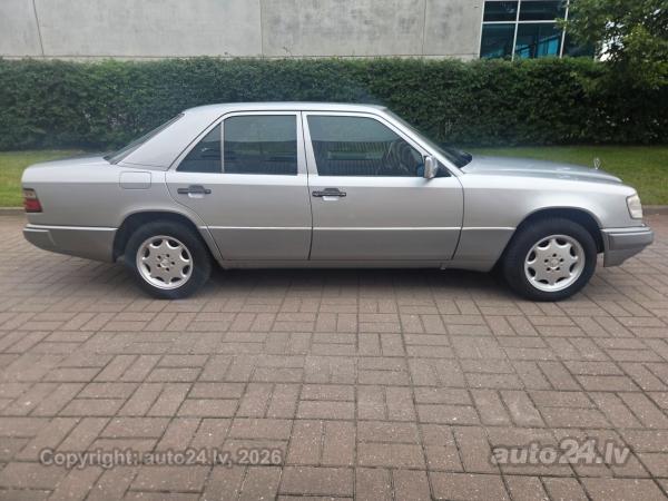 Pelēks Mercedes-Benz E-Class 1994 Tartu, ar dzinēja tilpumu 2.00 L un nobraukumu 196 tūkst. km par 7490 €, foto 8 vietnē AUTOMOTO.COM.LV