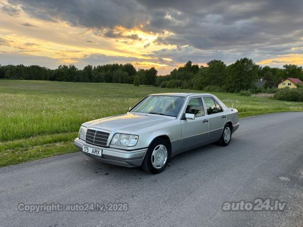 Grey Mercedes-Benz E-Class 1995 in Tallinn, with an engine capacity of 2.00 L and mileage of 230 thousand km for 1500 €, photo 1 on AUTOMOTO.COM.LV